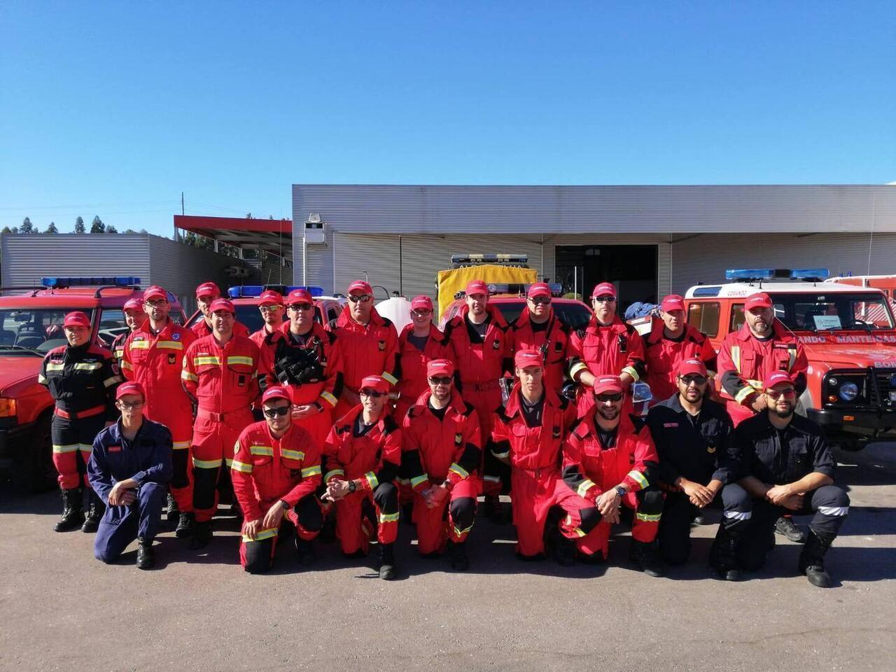 Bombeiros da Guarda angariam alimentos para famílias carenciadas - beira.pt