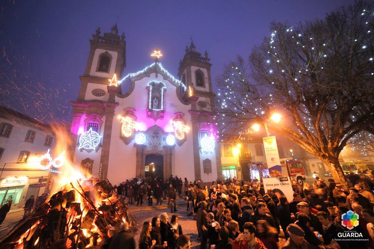 Guarda mantém tradição do Madeiro de Natal - beira.pt
